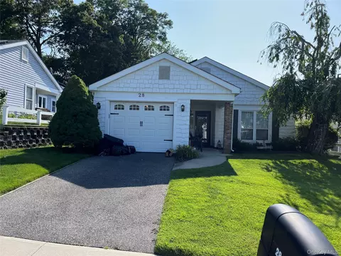 28 Kingston Dr, Ridge, NY 11961 | MLS# 898968 | 1 photo - Movoto