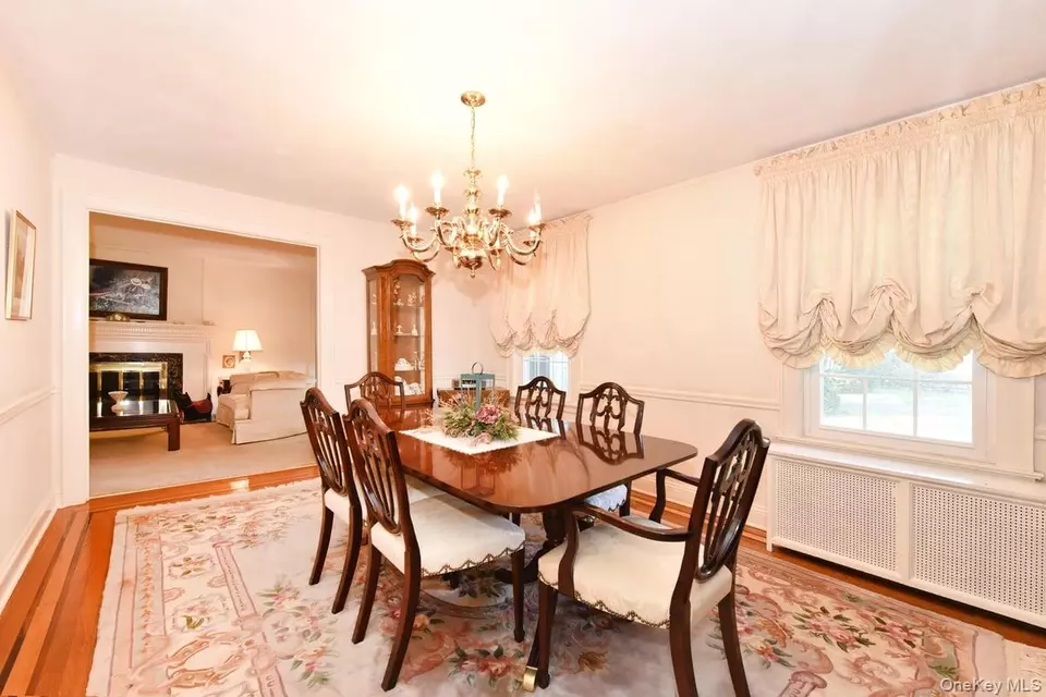 71 Chester Ave, Garden City, NY 11530 | MLS# 929023 | 22 Photos - Movoto