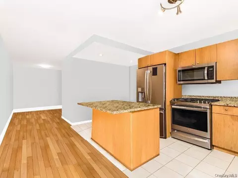 Bronx, NY Condos & Townhouses For Sale - Movoto