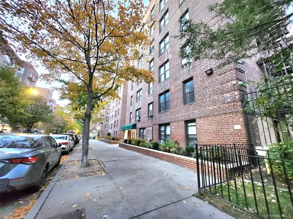 33-27 91 #1J, Jackson Heights, NY 11372 | MLS# 938284 | 27 Photos - Movoto