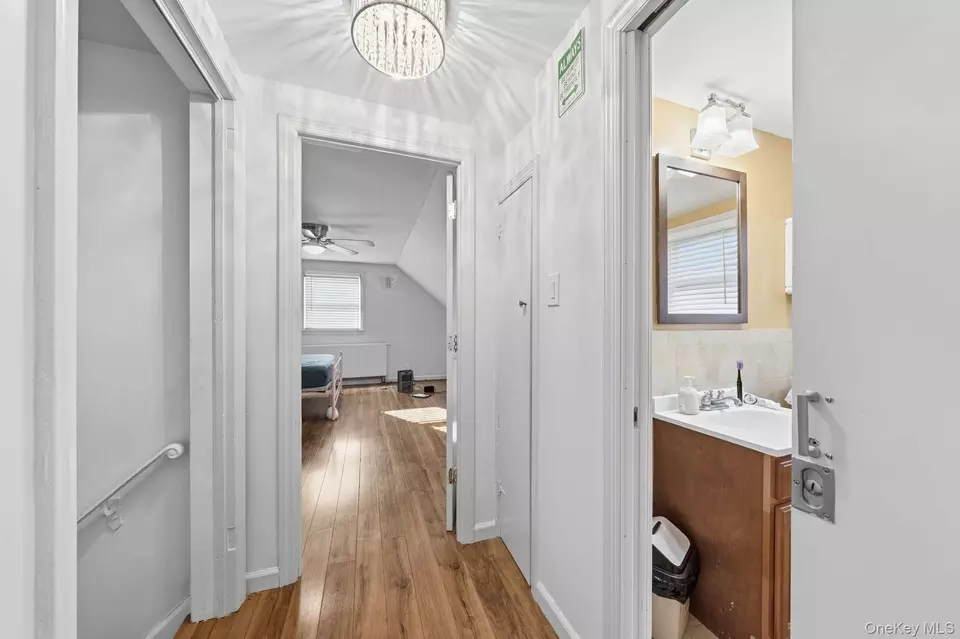 295 Union Ave, Lynbrook, NY 11563 | MLS# 952420 | 25 Photos - Movoto