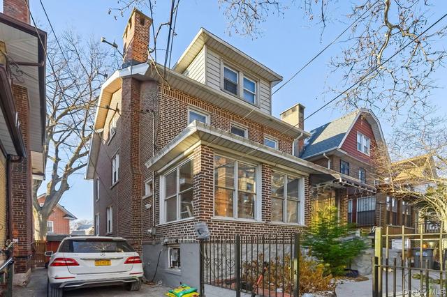 Bronx County, NY Homes with 4+ Beds & 3 Baths For Sale - Movoto