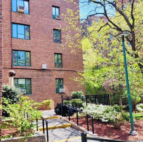 1558 Unionport Rd #TE, Bronx, NY 10462 | 18 Photos - Movoto