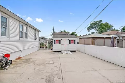 920 Harding Park, Bronx, NY 10473 | 22 Photos - Movoto