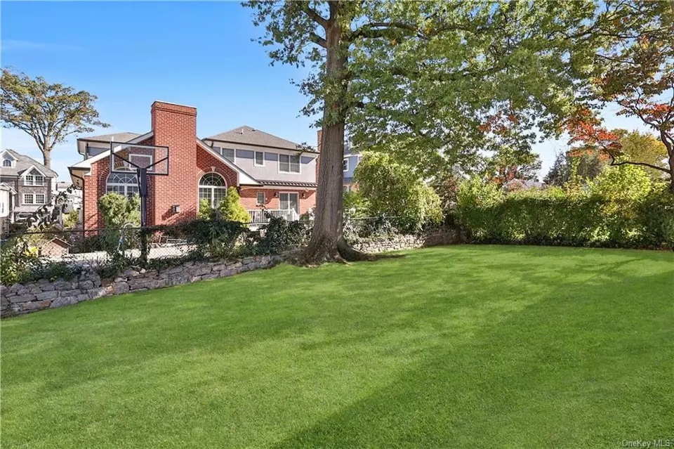 41 Inwood St, Yonkers, NY 10704 | 24 Photos - Movoto