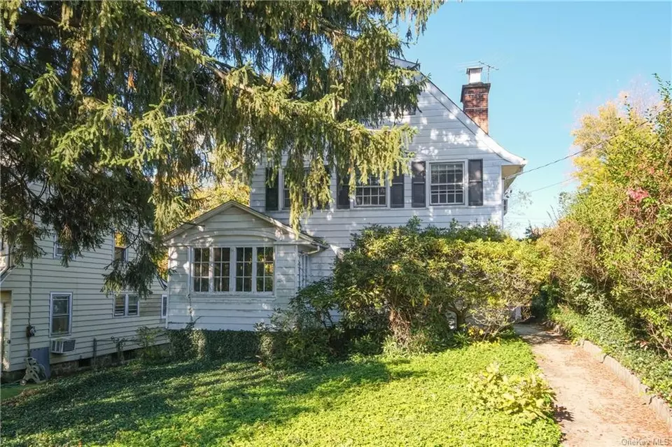 20 Earle Pl, New Rochelle, NY 10801 | 32 Photos - Movoto