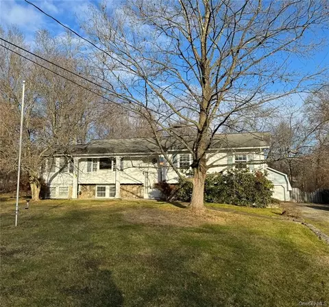 220 Meadow Hill Rd, Newburgh, NY 12550 - Movoto