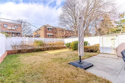 407 Howe Ave, Bronx, NY 10473 | 32 Photos - Movoto