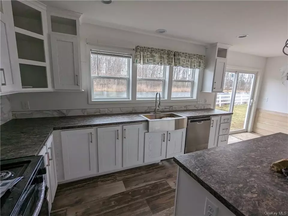 304 Brittany Ter #304, Rock Tavern, NY 12575 | 29 Photos - Movoto