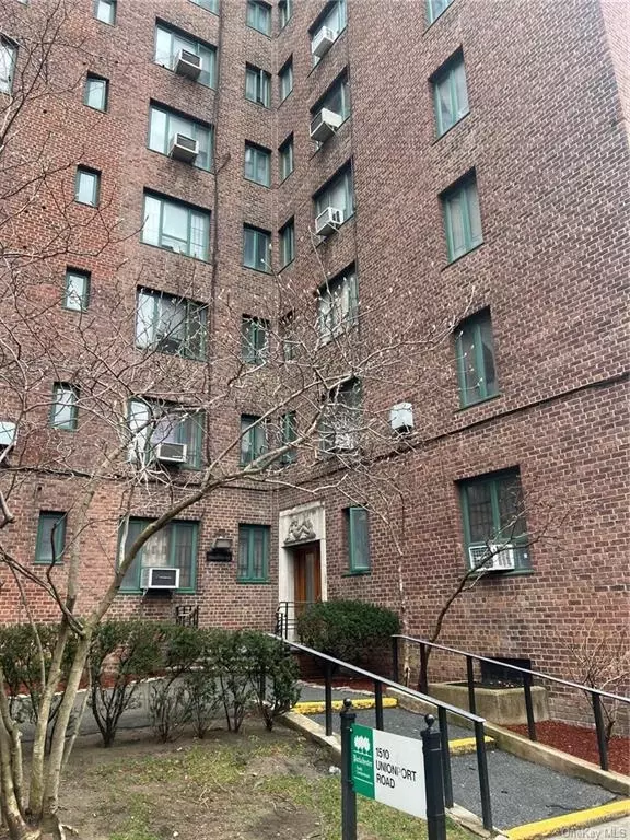 1510 Unionport Rd #1D, Bronx, NY 10462 | 1 photo - Movoto