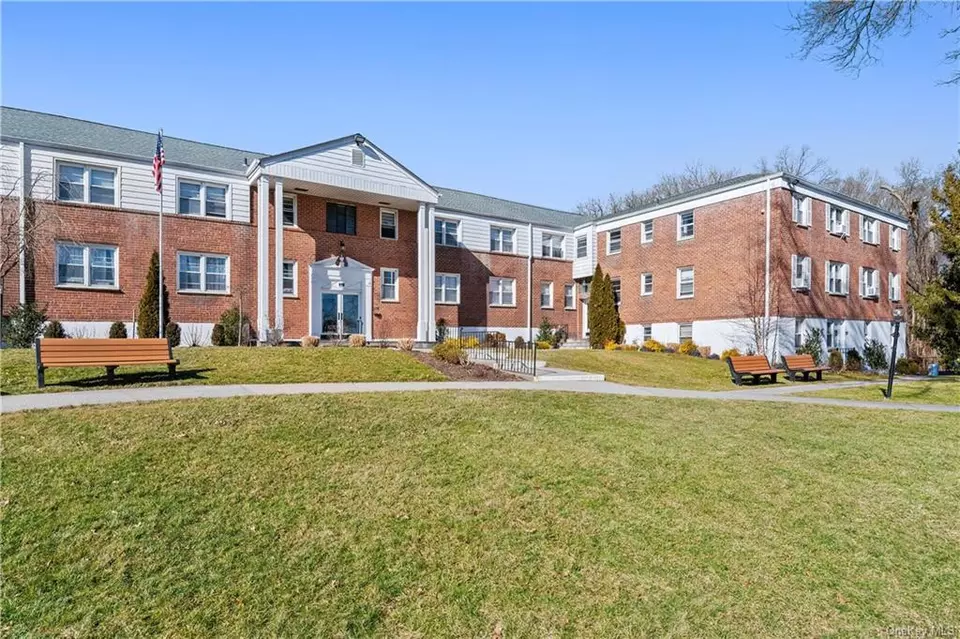 14 South Rd #1M, Harrison, NY 10528 | 14 Photos - Movoto