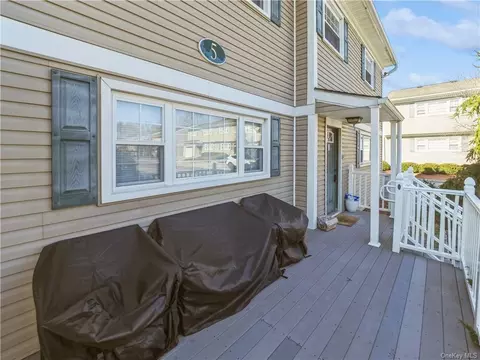 375 Salt Point Tpke #5B, Poughkeepsie, NY 12603 | 33 Photos - Movoto