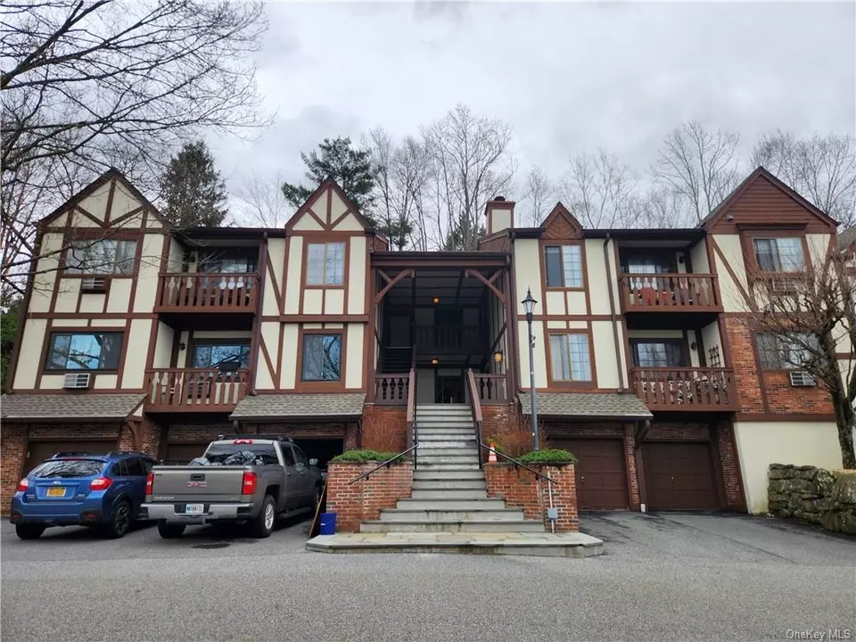 69 Foxwood Cir, Mount Kisco, NY 10549 | 19 Photos - Movoto