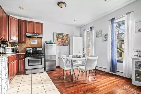 2782 Pond Pl, Bronx, NY 10458 | 11 Photos - Movoto