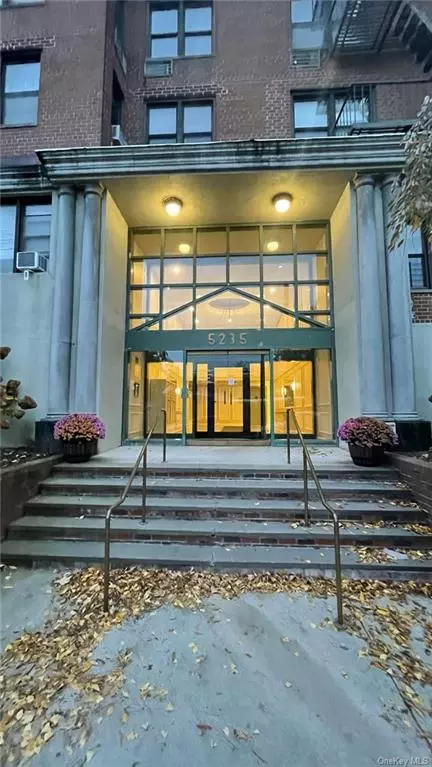 5235 Post Rd #3H, Bronx, NY 10471 | 19 Photos - Movoto