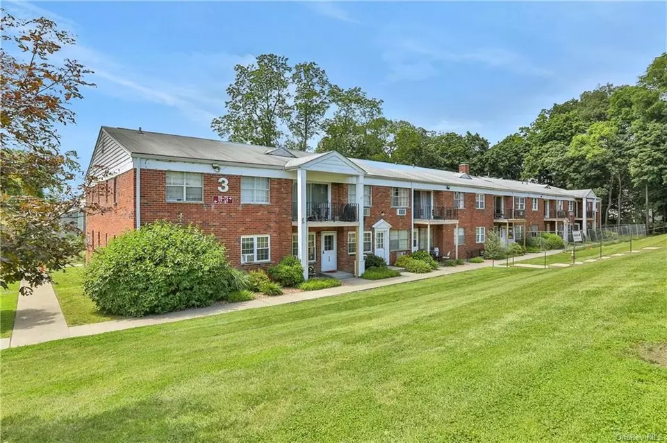 3 Colonial Rd #89, Beacon, NY 12508 | 17 Photos - Movoto