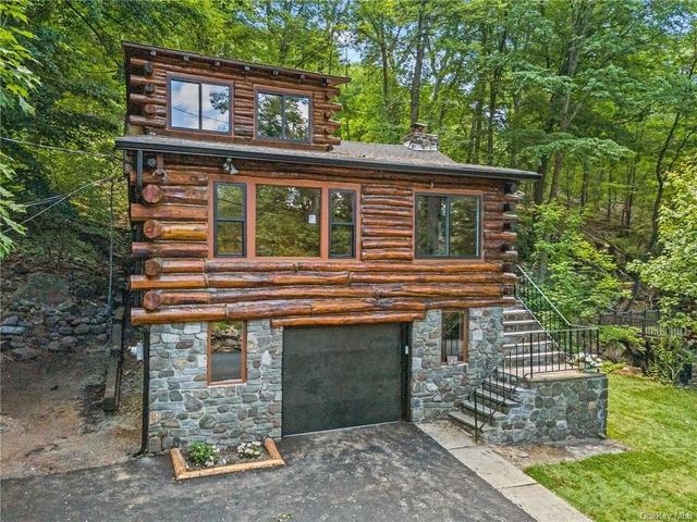 11 Woods Rd, Greenwood Lake, NY 10925 | 35 Photos - Movoto