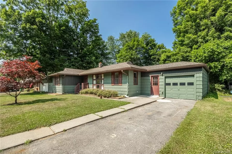 5 Mapleview Rd, La Grange, NY 12603 | 26 Photos - Movoto