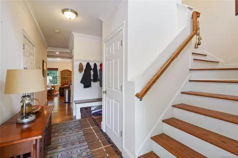 8 Robert Rinaldi Ln, Ossining, NY 10562 | 15 Photos - Movoto