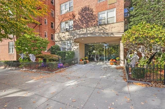 4295 Webster Ave #1D, Bronx, NY 10470 | 16 Photos - Movoto