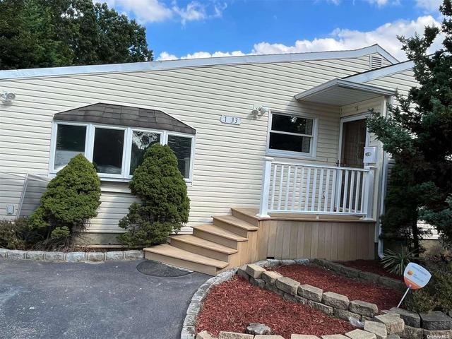 1233 Howells Rd, Bay Shore, NY 11706 | 14 Photos - Movoto