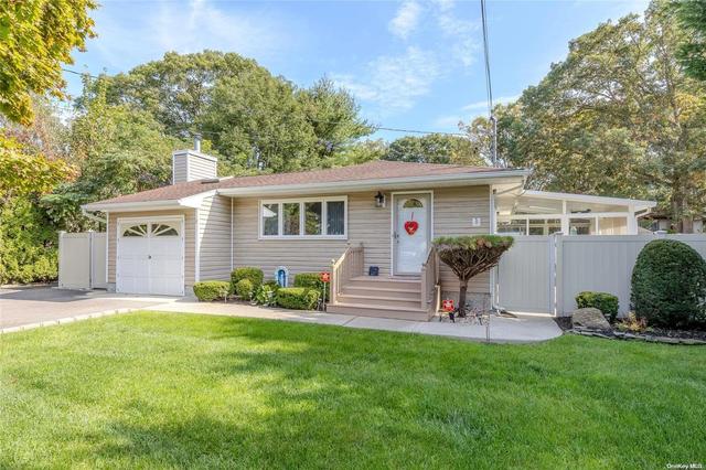 17 Sims St, Patchogue, NY 11772 | 36 Photos - Movoto