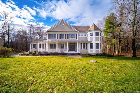 107 Roundhill Rd, East Fishkill, NY 12533 | 40 Photos | MLS #412490 ...
