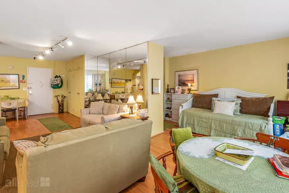 87-15 165th St #4B, New York City, NY 11432 | 12 Photos - Movoto