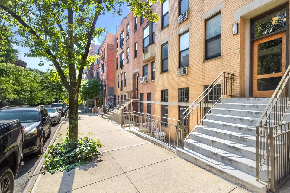 44 W 105th St #1A, New York, NY 10025 | MLS# RLS20050742 | 7 Photos ...