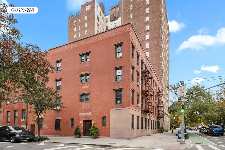56 Jane St #2C, New York, NY 10014 | MLS# RLS20057258 | 6 Photos - Movoto