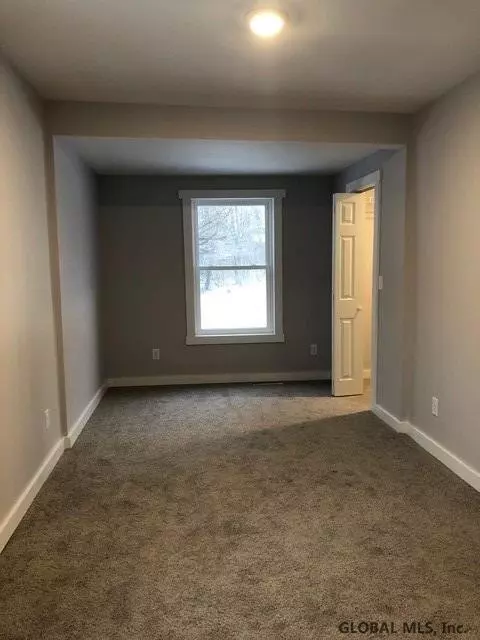 7 Austin Ave, Latham, NY 12110 - Movoto