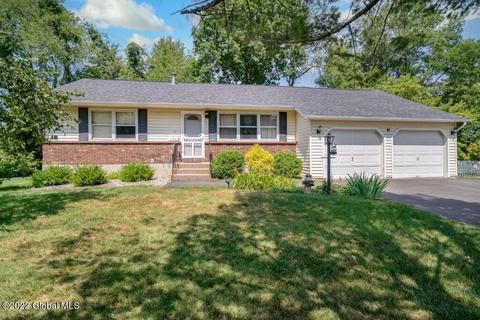 10 Dolphin Dr, Latham, NY 12110 | 25 Photos | MLS #202224371 - Movoto