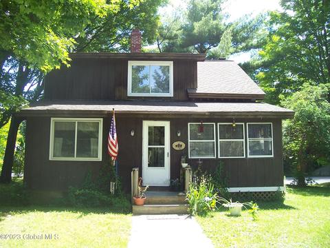 563 Maple Ave, Saratoga Springs, NY 12866 | 13 Photos | MLS #202318138 ...