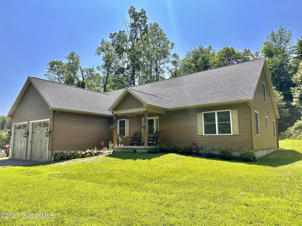 757 W Mountain Rd, Queensbury, NY 12804 | 26 Photos - Movoto