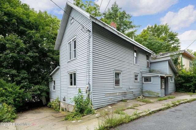 18 Cross St, Fort Plain, NY 13339 | 27 Photos - Movoto