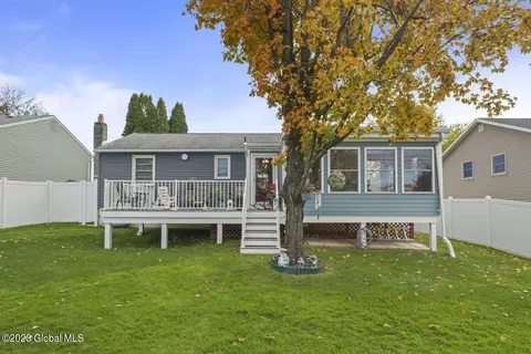 9 Arthur Ave, Hudson, NY 12534 | 49 Photos - Movoto