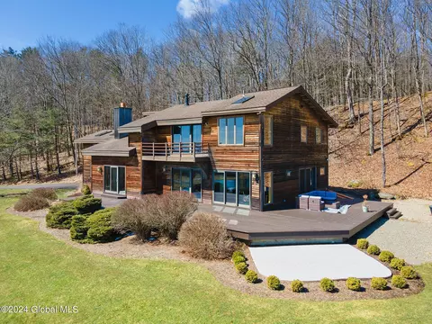 618 Humphrey Rd, Duanesburg, NY 12056 | 89 Photos - Movoto