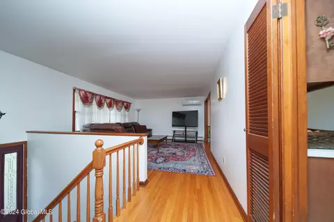 3142 Lone Pine Rd, Schenectady, NY 12303 | 36 Photos - Movoto