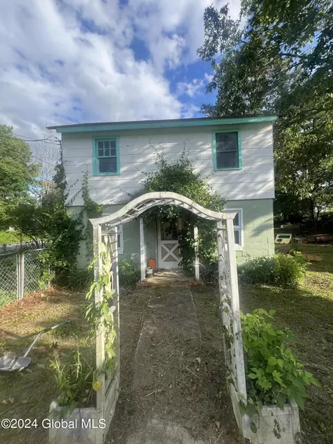 223 Luzerne Rd, Queensbury, NY 12804 - Movoto