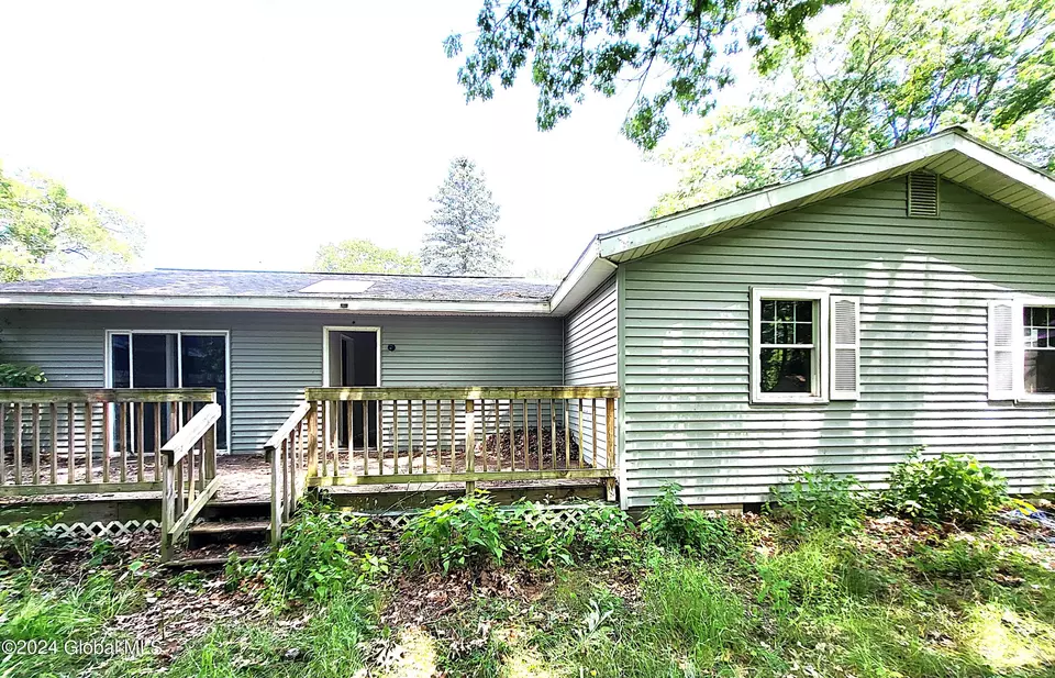 3336 Mcdonald Ave, Schenectady, NY 12304 | 5 Photos - Movoto