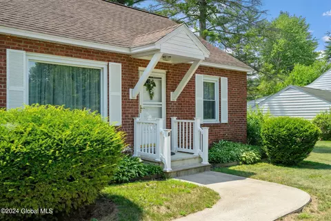 8 Loren Ave, Albany, NY 12203 | 42 Photos - Movoto