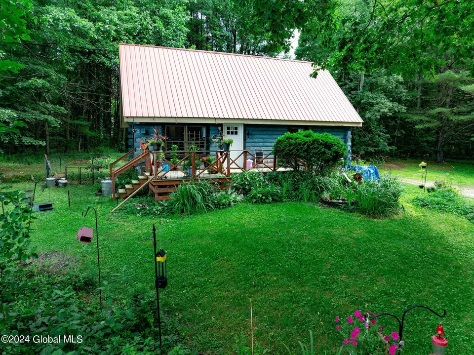 377-379 Middle Grove Rd, Middle Grove, NY 12850 | 12 Photos - Movoto