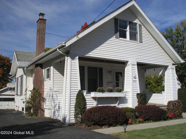 2619 Lavin Ct, Troy, NY 12180 | 59 Photos - Movoto