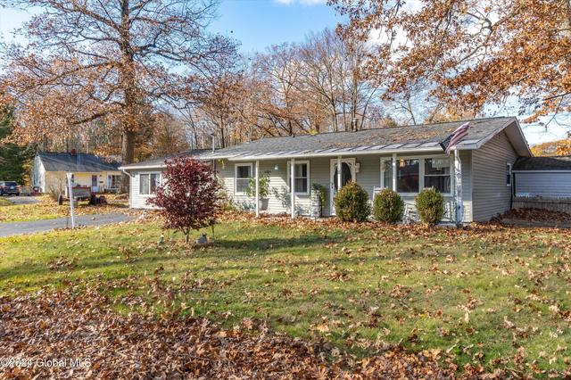 18 Frederick Ln, Ballston Spa, NY 12020 | 37 Photos - Movoto