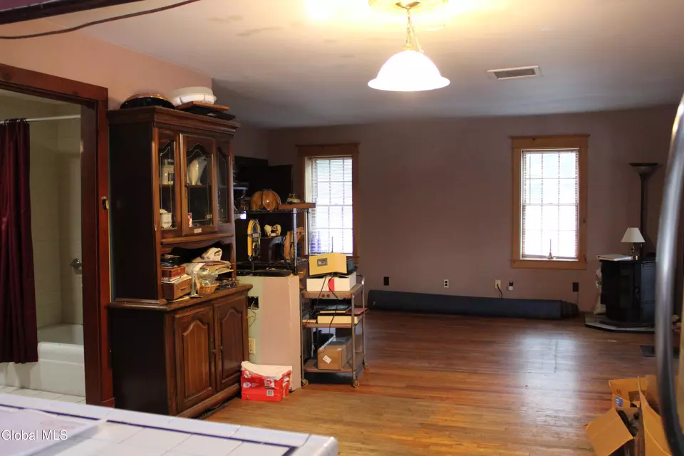 9 Dunham Hollow Rd, East Nassau, NY 12062 | MLS# 202529692 | 31 Photos ...