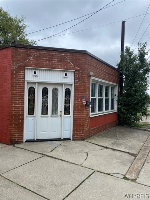 1053 Ridge Rd, Lackawanna, NY 14218 | 8 Photos | MLS #B1431746 - Movoto