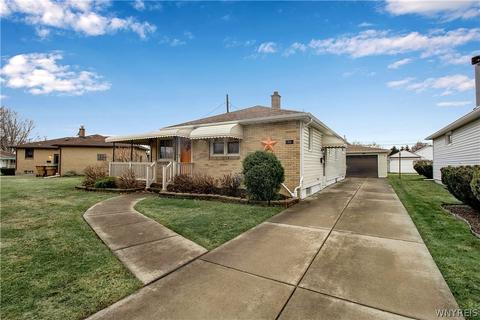 70 Laura Ct, Cheektowaga, NY 14227 | 50 Photos | MLS #B1452354 - Movoto