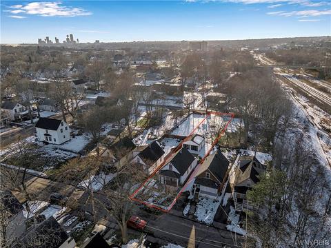 2322 14th St, Niagara Falls, NY 14305 | 18 Photos | MLS #B1458867 - Movoto