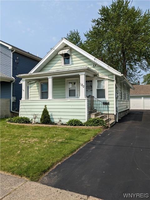 180 69th St, Niagara Falls, NY 14304 | 17 Photos | MLS #B1473050 - Movoto