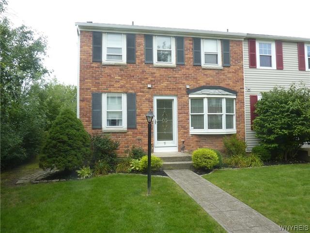 21 Queens Guard Walk, Tonawanda, NY 14150 | 24 Photos - Movoto